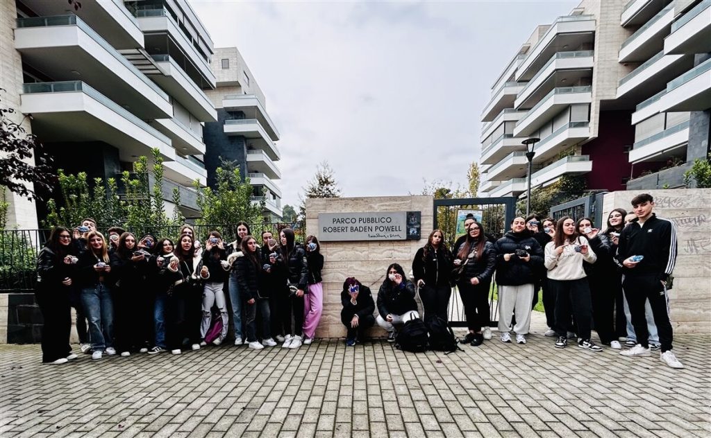 Gli studenti del liceo Marconi lasciano i sassi della gentilezza nel ...